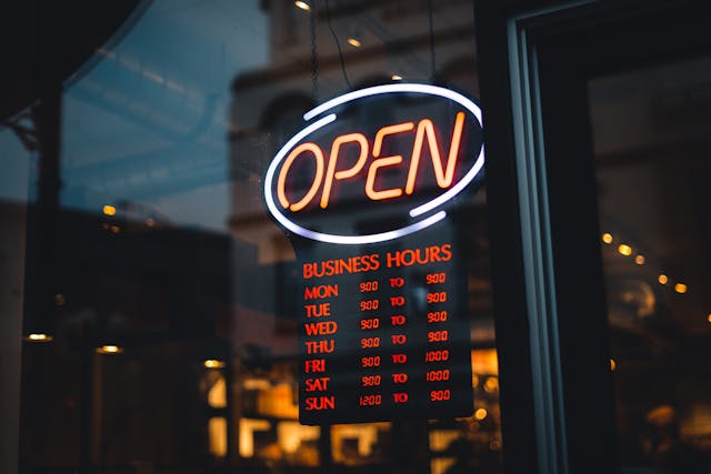 Retail Digital Signage Displays | In-Store Display Systems